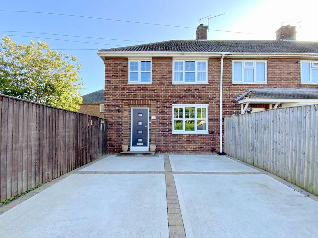 Southwold Crescent, Grimsby 3 bed end of terrace house for sale - £165,500