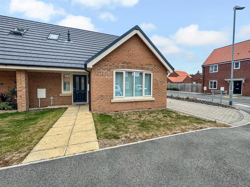 Old Abbey Farm Road, Crowland 2 bed semi-detached bungalow to rent - £ ...