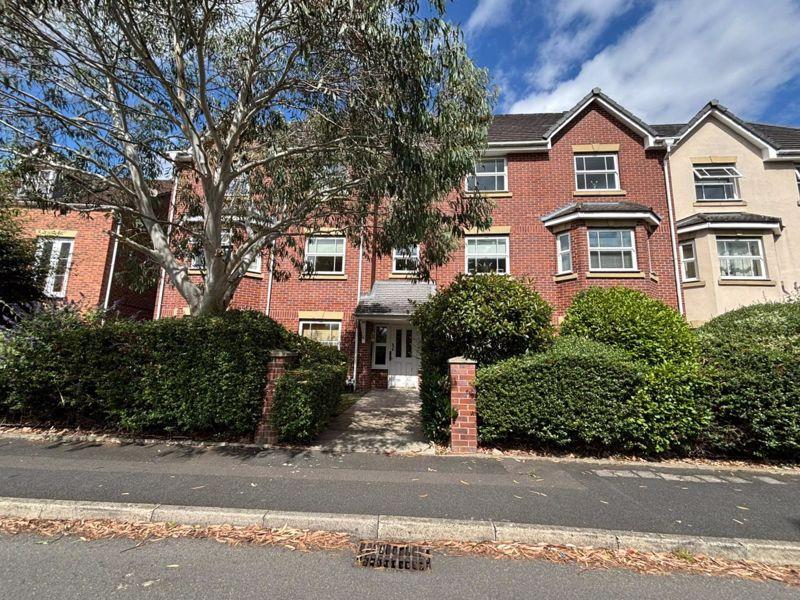 186, Kentmere Road, Altrincham WA15 2 bed apartment - £185,000