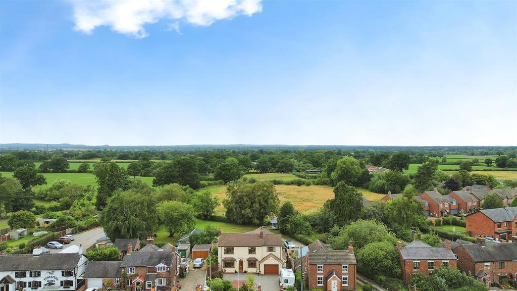 Crewe Road, Winterley, Sandbach 4 bed detached house - £575,000