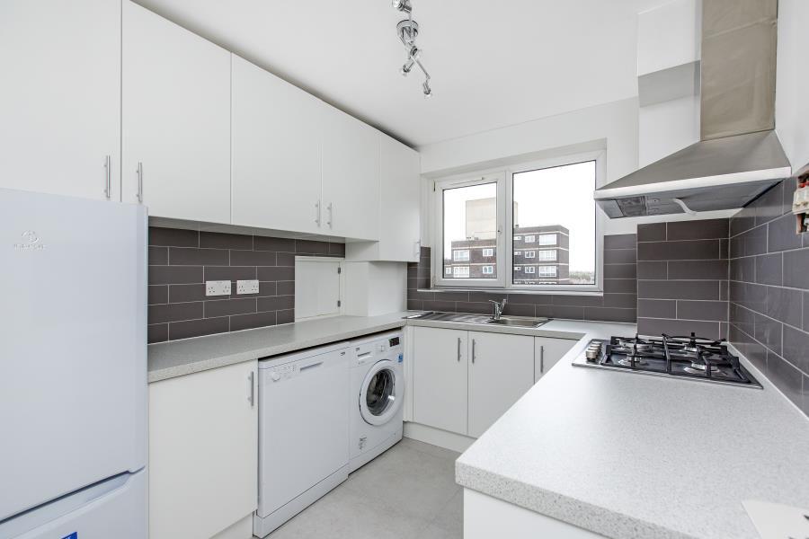 Arabella Drive, SW15 2 bed flat - £1,850 pcm (£427 pw)
