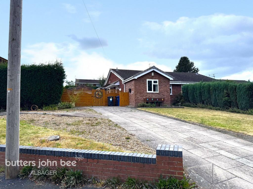 Aarons Drive, Bignall End 2 bed semi-detached bungalow for sale - £250,000