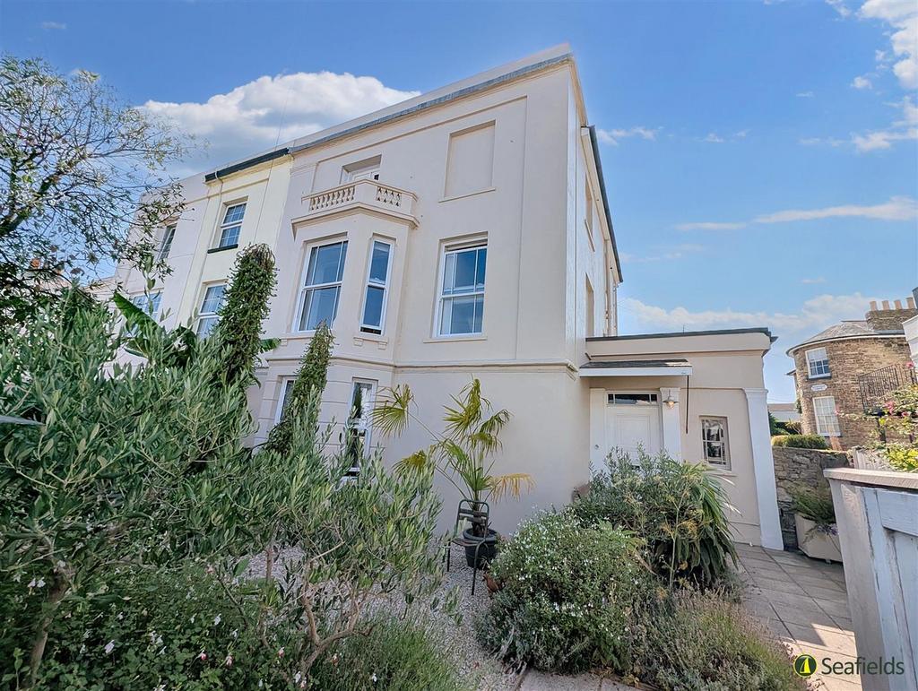 John Street, Ryde, PO33 2PY 4 bed semi-detached house - £399,950
