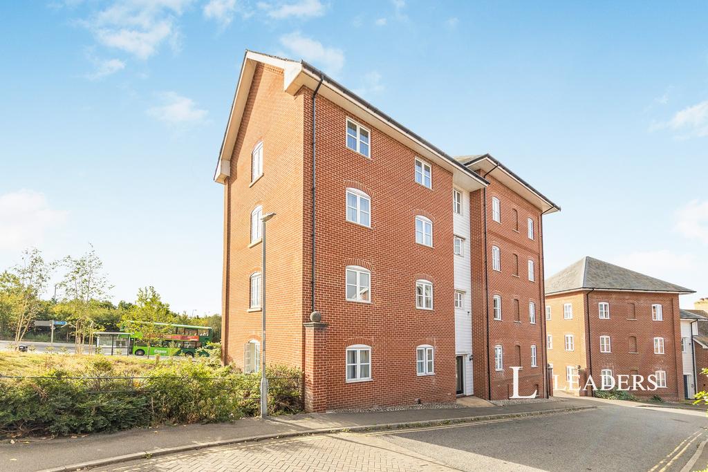 Groves Close, Colchester, CO4 2 bed apartment - £1,150 pcm (£265 pw)