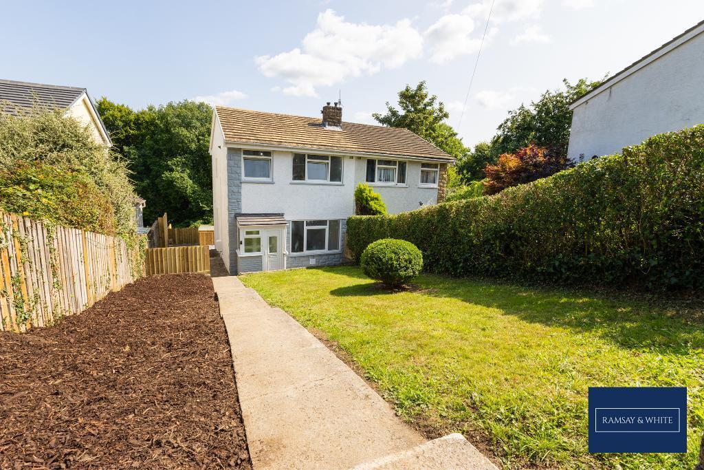 Fir Tree Drive, Quakers yard... 3 bed semi-detached house - £180,000