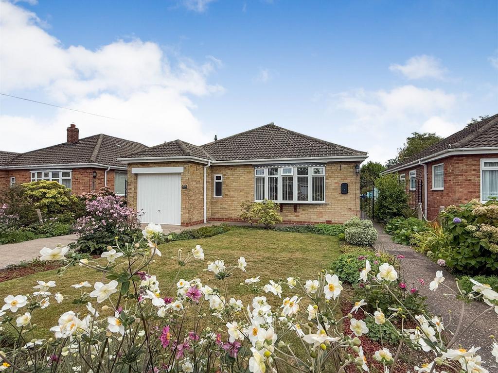 The Parkway, Hull HU10 3 bed detached bungalow - £285,000