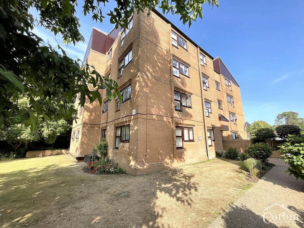 St. Winifreds Road, Bournemouth, BH2 6 2 bed apartment - £80,000