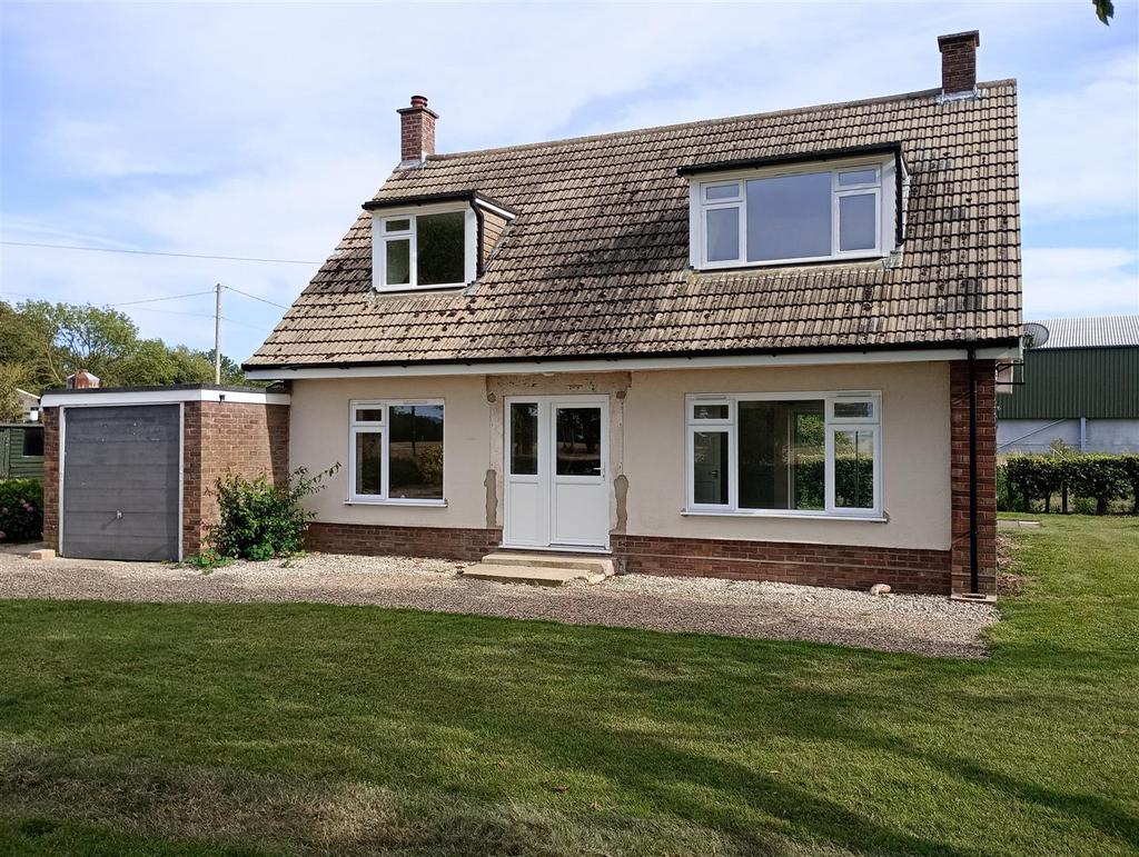Metfield Lane, Eye IP21 3 bed chalet - £1,400 pcm (£323 pw)