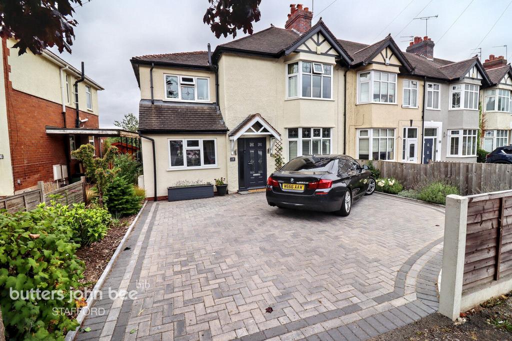 Tixall Road, Stafford 5 bed end of terrace house - £400,000