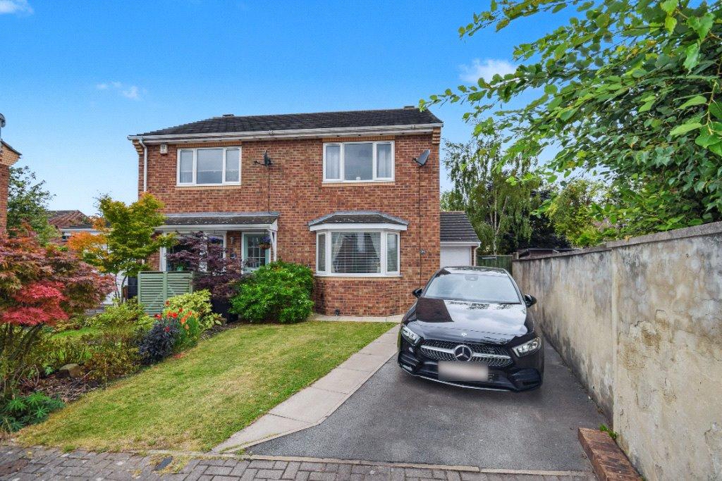 Saville Park, Ossett, West Yorkshire 3 bed semi-detached house - £235,000