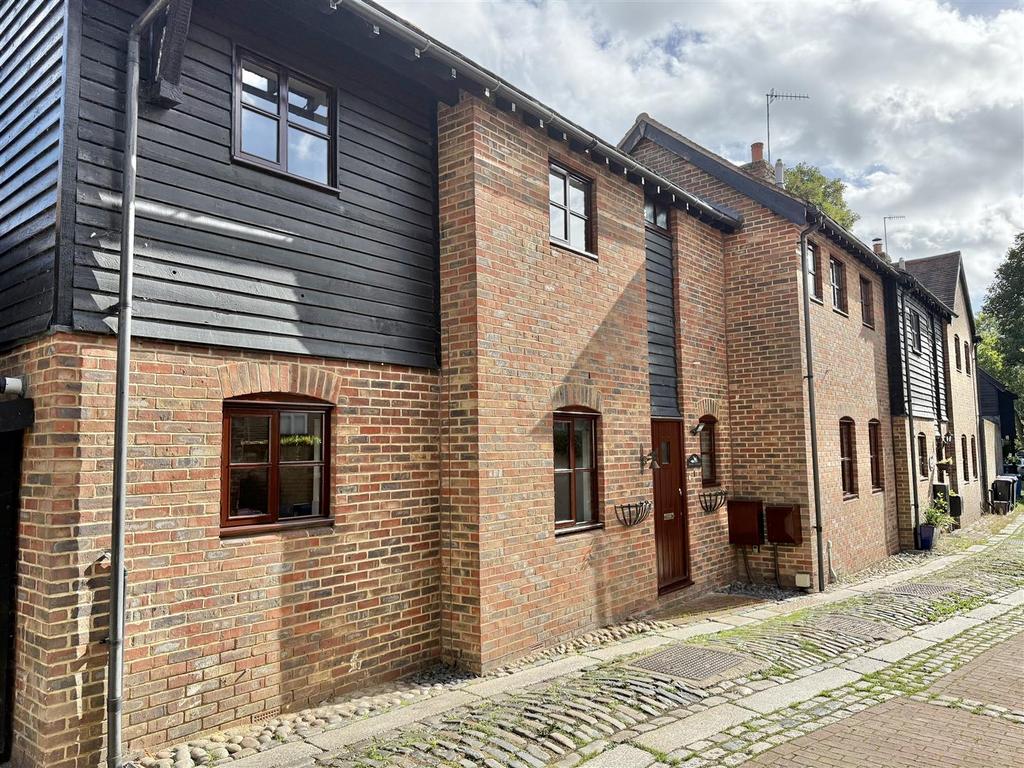 George Walk, Ware SG12 2 bed cottage - £1,595 pcm (£368 pw)