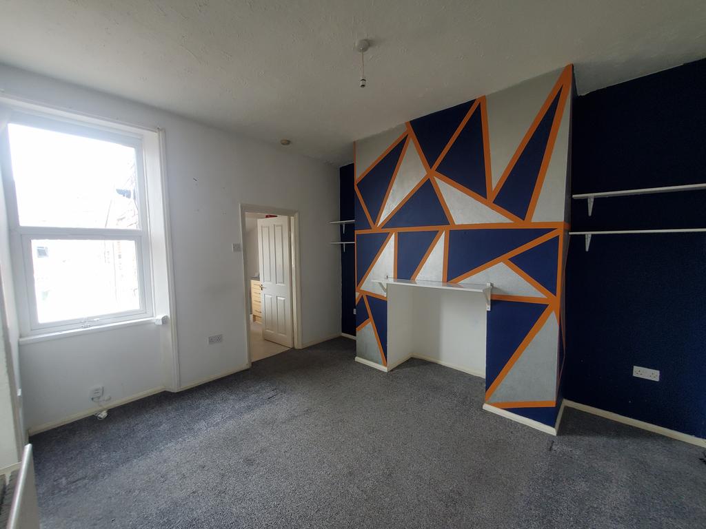 Watt Street, Gateshead NE8 3 bed flat - £625 pcm (£144 pw)