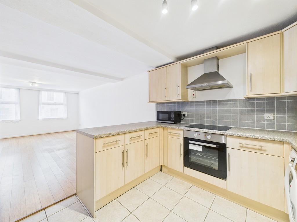 Citadel Road, Plymouth PL1 2 bed apartment - £850 pcm (£196 pw)