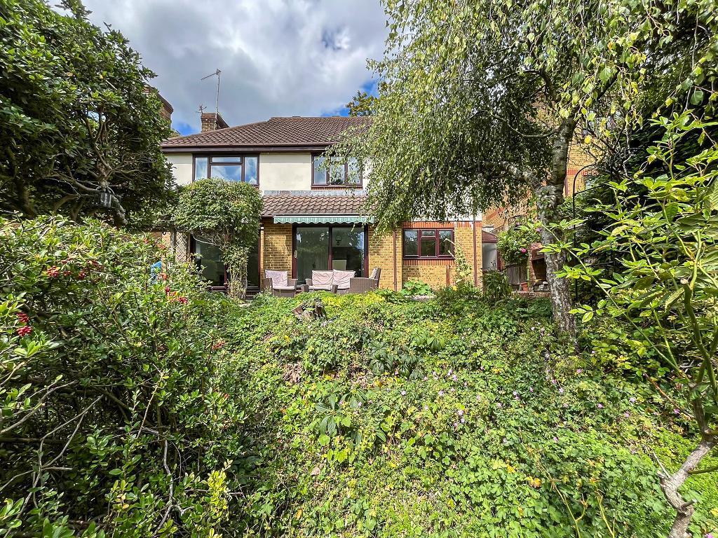 Westhall Road, Warlingham, CR6 9BH 4 bed detached house - £700,000