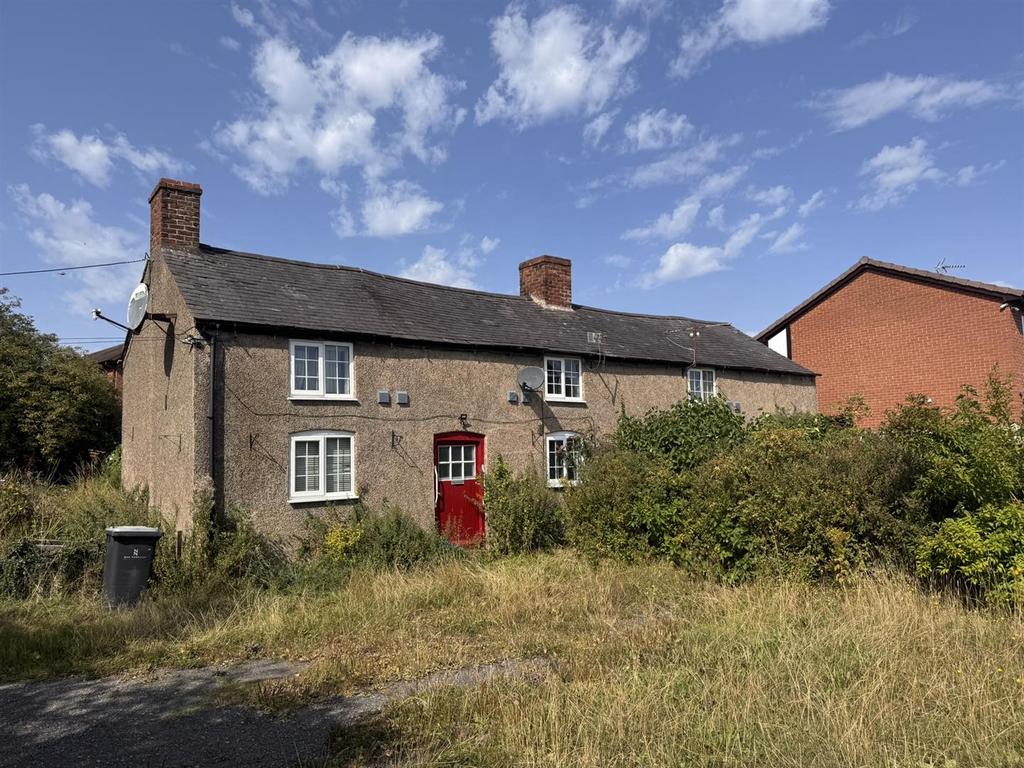 Holt Road, Llan-Y-Pwll, Nr Wrexham. 4 bed house - £160,000