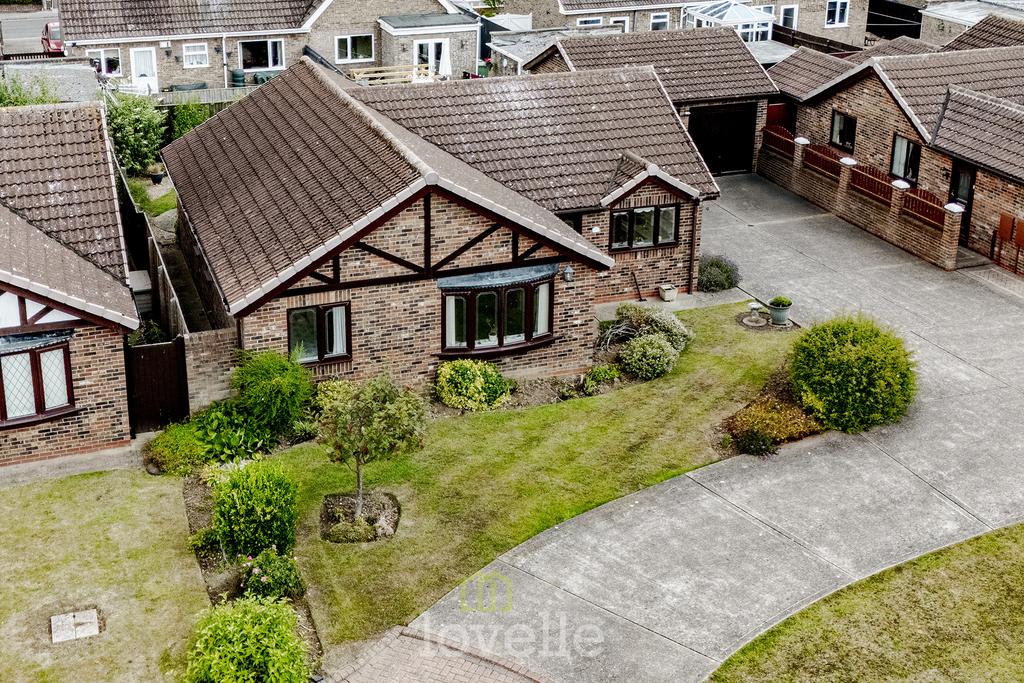Viscount Way, Humberston DN36 3 bed bungalow - £289,950