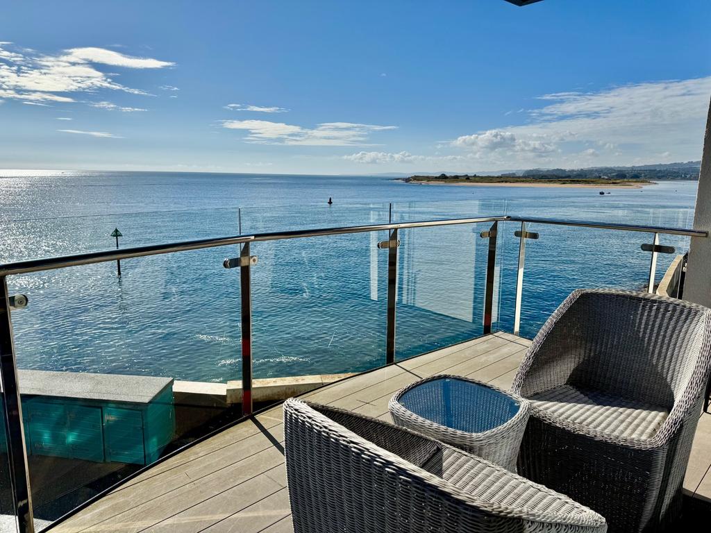 Pierhead, Exmouth EX8 2 bed apartment for sale - £585,000