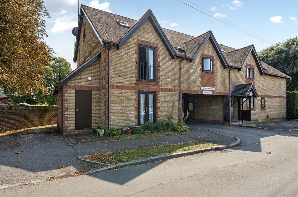 Whyke Close, Whyke Court Whyke Close... 1 bed flat for sale - £165,000