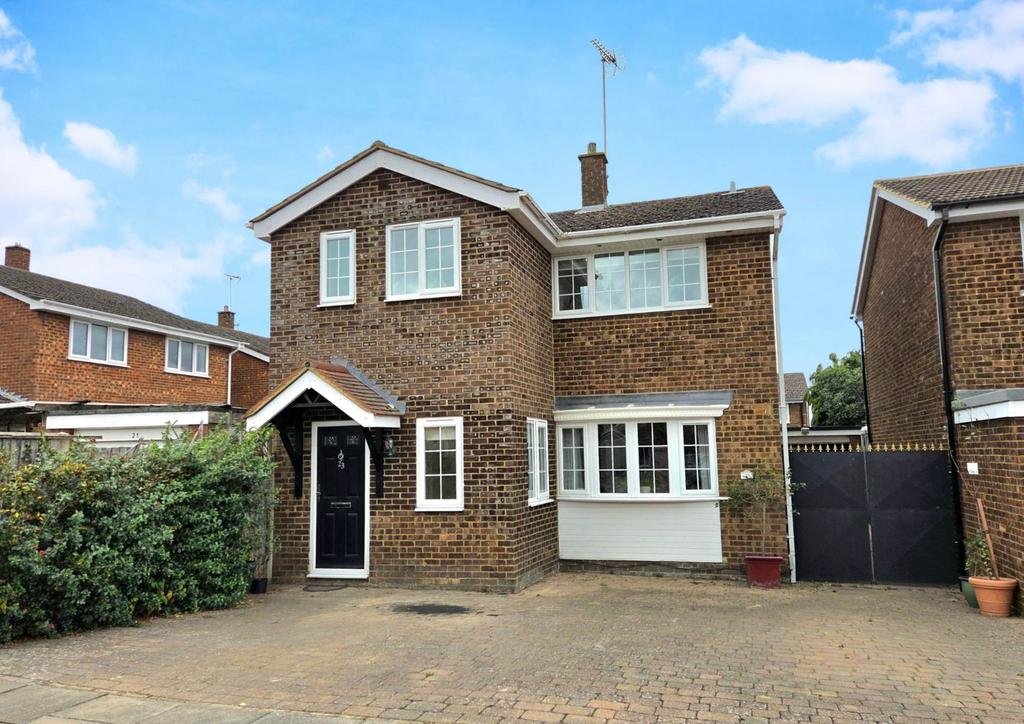 Garrett Close, Dunstable LU6 4 bed detached house - £485,000