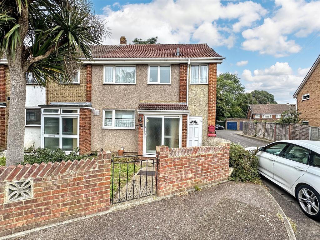 Wakeley Road, Rainham, Gillingham... 5 bed end of terrace house for ...
