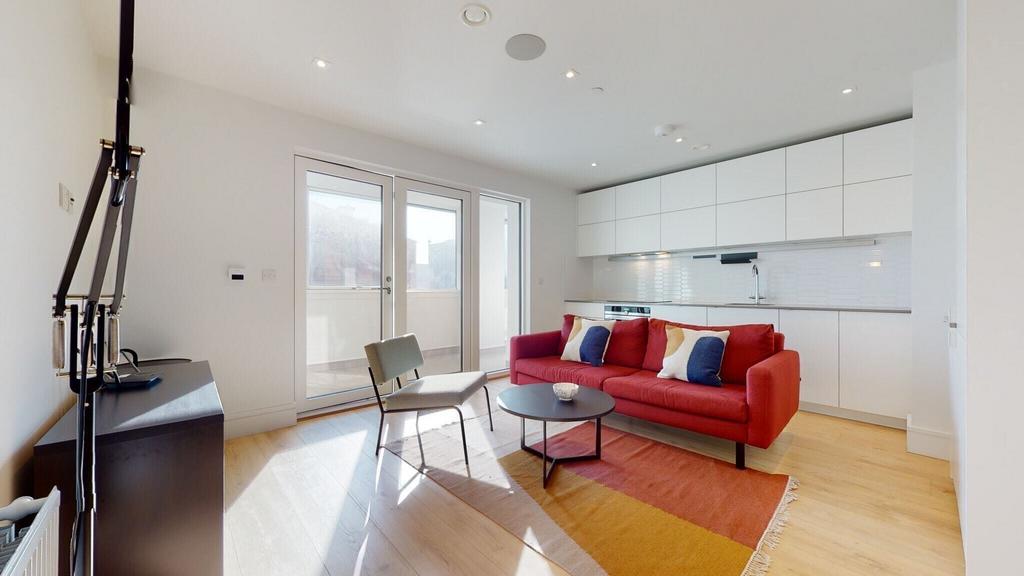 Olympic Way 3 bed flat - £2,995 pcm (£691 pw)