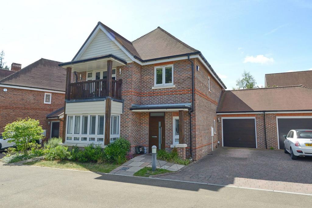 Serotine, Fleet GU51 4 bed detached house for sale - £825,000