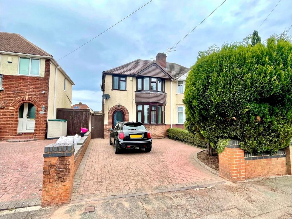 Beechwood Avenue, Wednesfield... 3 bed semi-detached house - £249,950