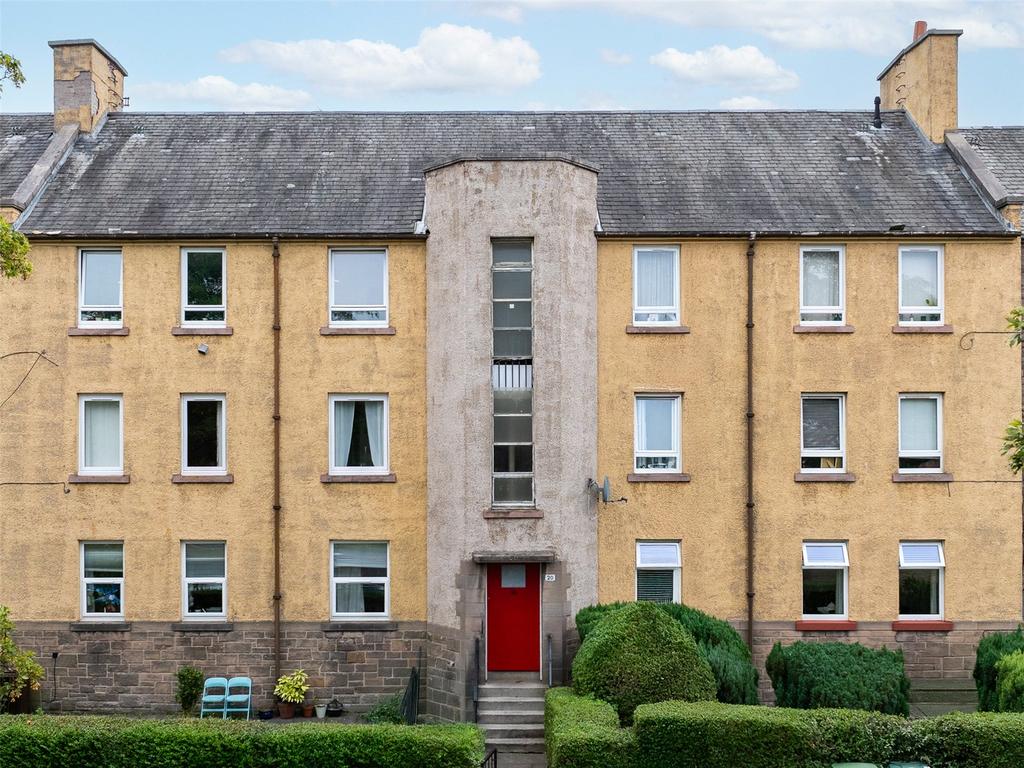 Pennywell Road, Edinburgh... 3 bed apartment for sale - £170,000