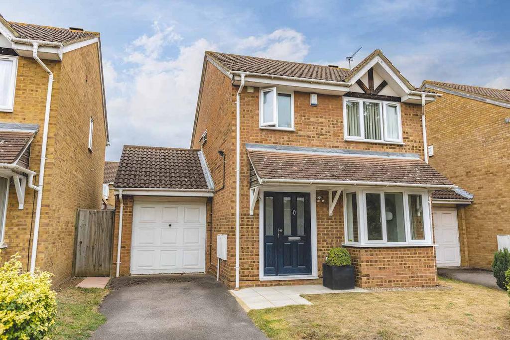 Milburn Drive, West Drayton UB7 3 bed detached house - £575,000