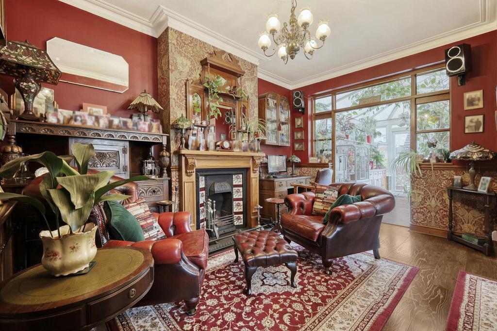 Medora Road, Romford, RM7 4 bed semi-detached house for sale - £600,000