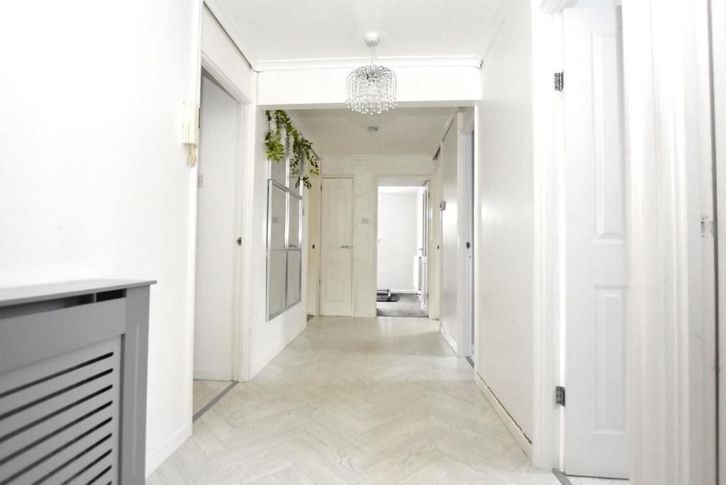 Firth Court, Church Walk, New... 2 bed flat - £750 pcm (£173 pw)