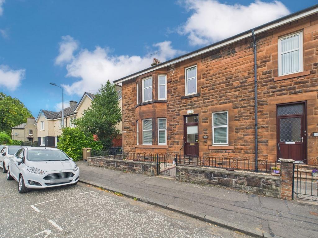 Baron Street, Renfrew PA4 2 bed flat - £145,000