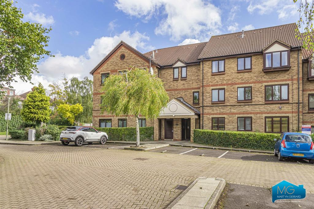 Deanery Close, East Finchley, London, N2 2 bed apartment - £1,895 pcm ...