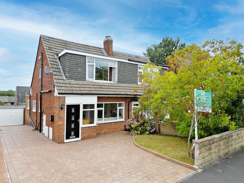 Primley Park Lane, Leeds LS17 3 bed semi-detached house - £350,000