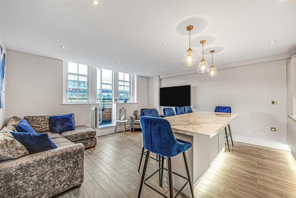 Romney House, 47 Marsham Street... 3 bed flat to rent - £4,767 pcm (£ ...