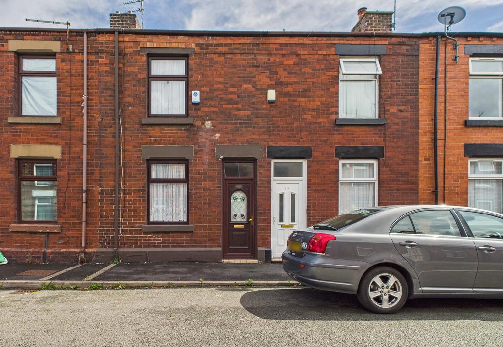 Graham Street, Fingerpost, St Helens... 2 bed terraced house - £75,000