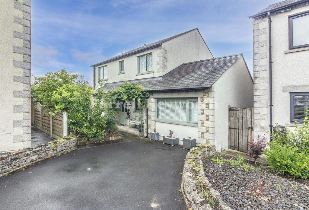 Canal Close, Carnforth LA6 4 bed house for sale - £495,000
