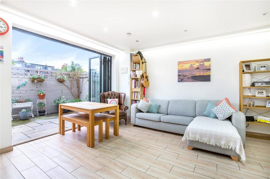Kettering Street, Furzedown, SW16 2 bed apartment - £449,950