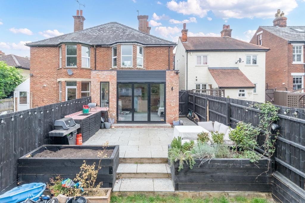 Cardigan Street, Newmarket CB8 3 bed semi-detached house - £1,650 pcm ...