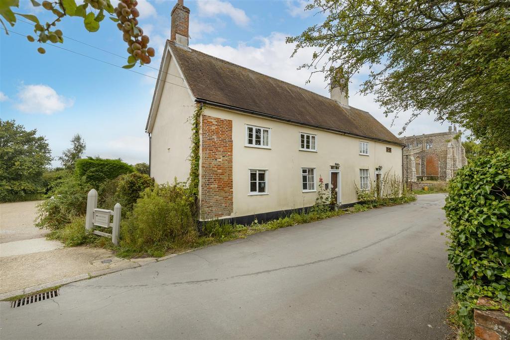 Church Road, Halesworth IP19 3 bed cottage - £1,200 pcm (£277 pw)