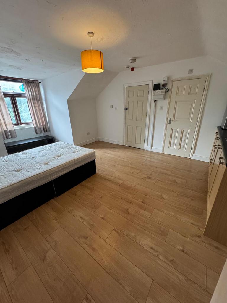 Dacres Road, London, SE23 Studio to rent - £1,200 pcm (£277 pw)