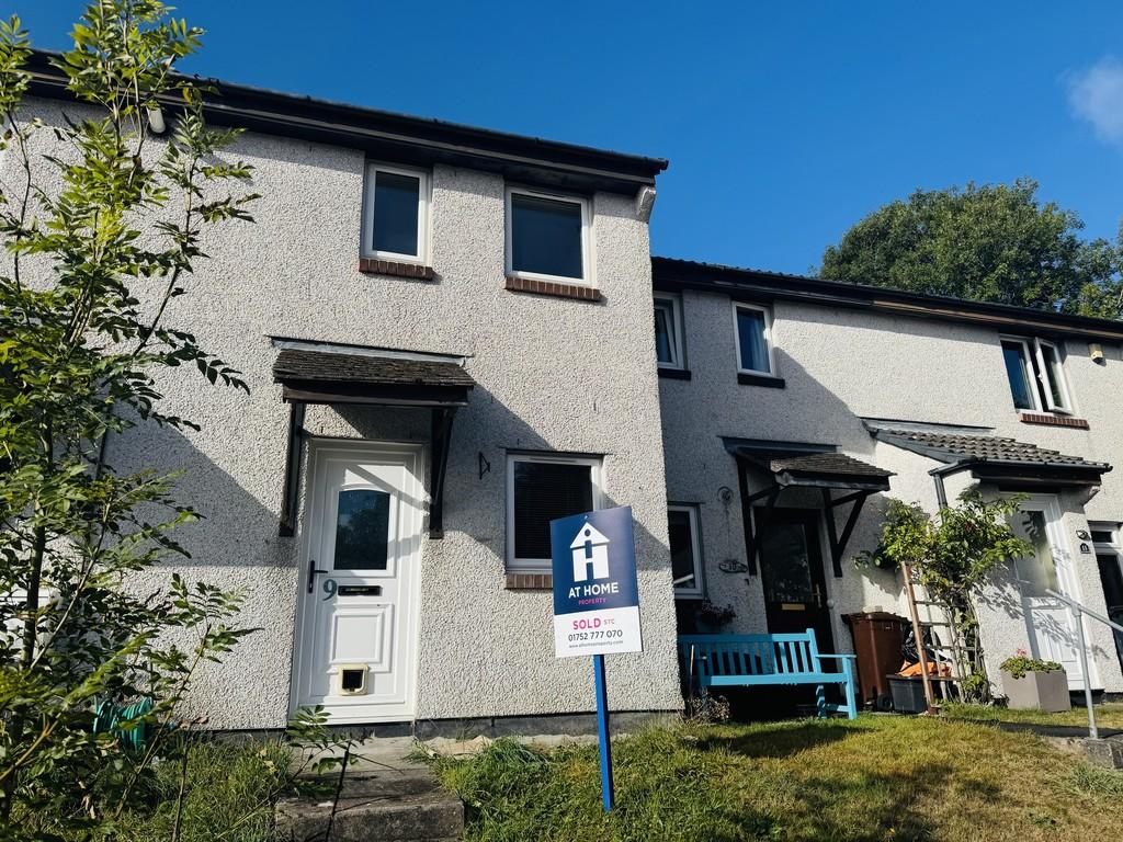 9 Cedar Close 2 bed terraced house - £900 pcm (£208 pw)