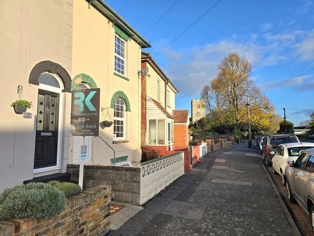 Gillingham Green, Gillingham ME7 3 bed terraced house - £260,000