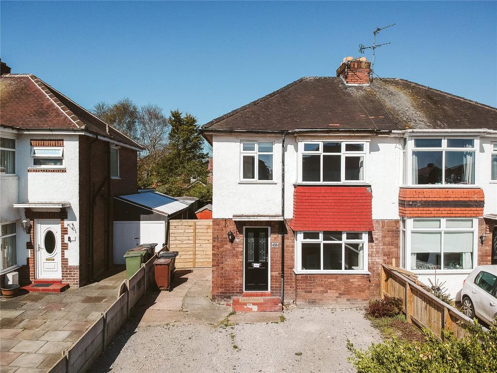 Holmdale Avenue, Southport... 3 bed semi-detached house for sale - £180,000
