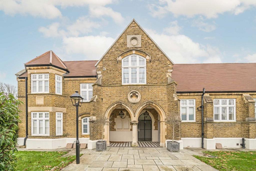 Ewell Road, Surbiton KT6 2 bed flat for sale - £525,000