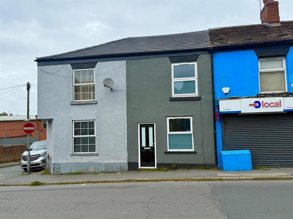 Hurdsfield Road, Macclesfield 2 bed terraced house for sale - £130,000