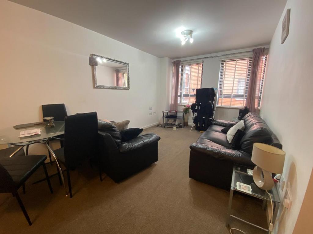 City Gate, 5 Blantyre Street, Manchester 2 bed flat - £1,150 pcm (£265 pw)