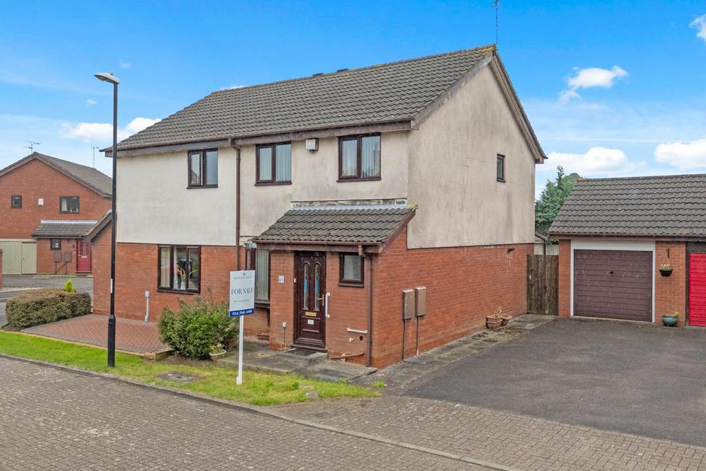 Madeira Croft 3 bed semi-detached house - £250,000