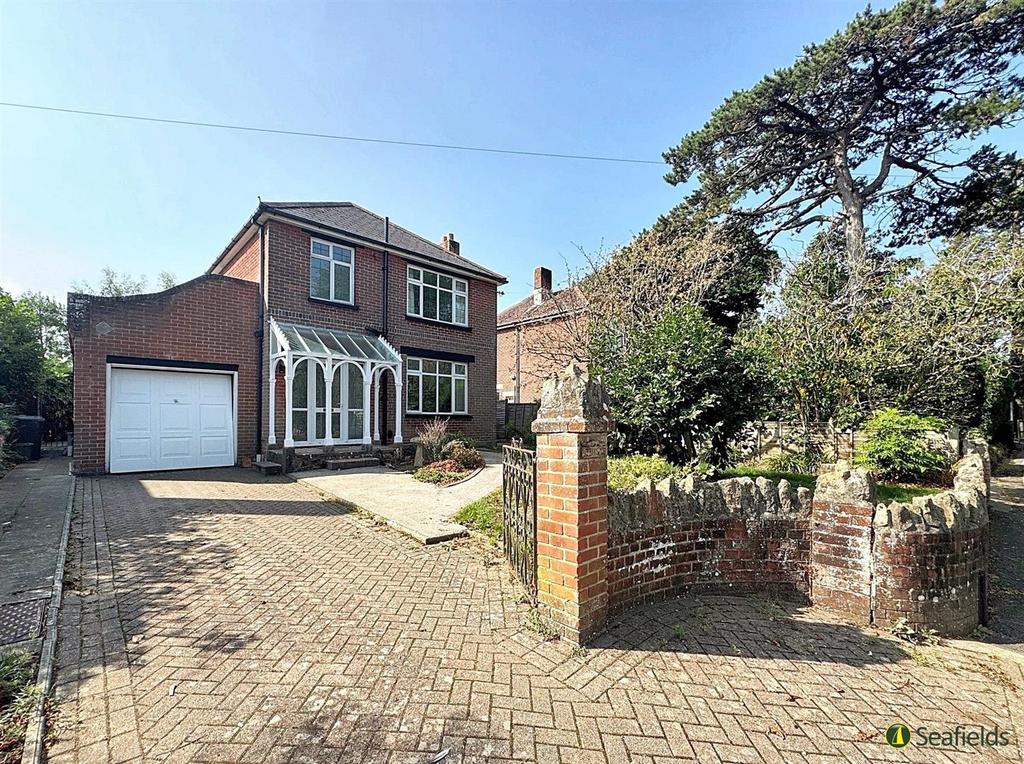 Playstreet Lane, Ryde, PO33 3LJ 3 bed detached house to rent - £1,750 ...
