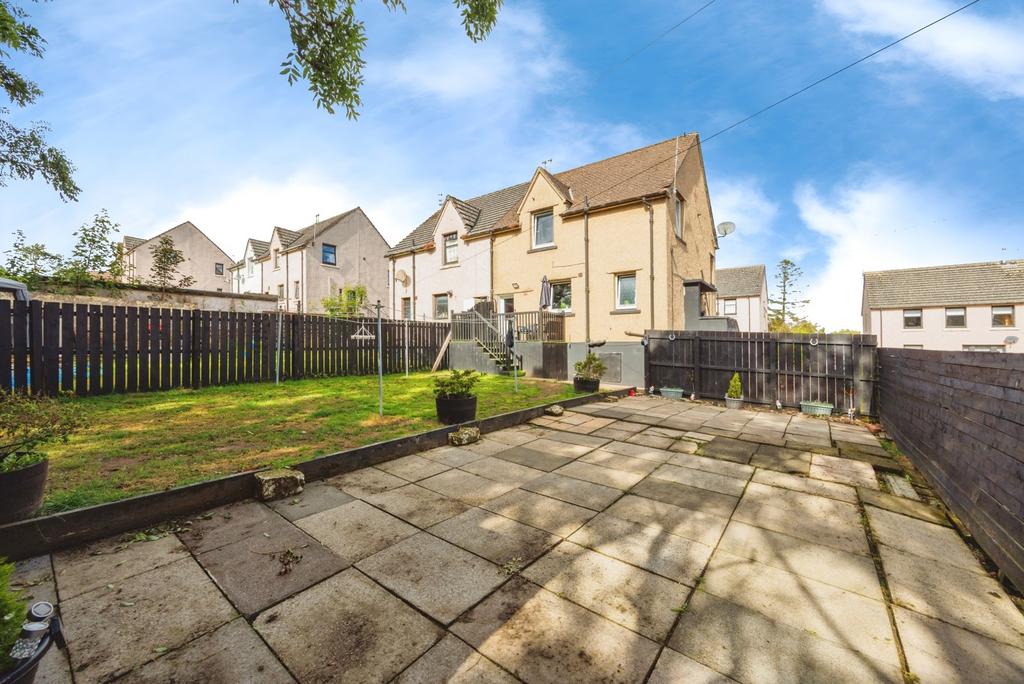 Simpson Drive, Falkirk FK2 3 bed semi-detached house - £145,000